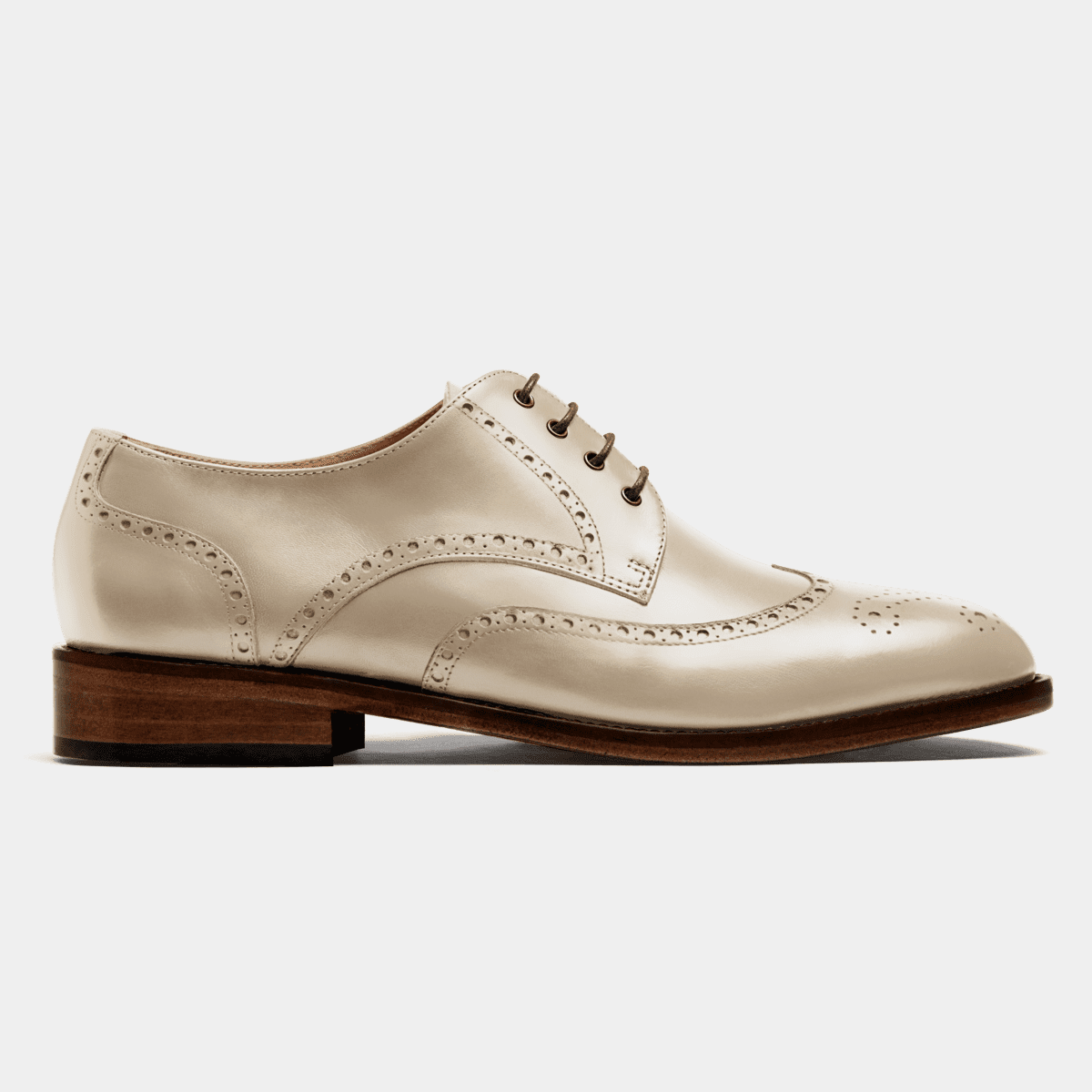 Brogue shoes in beige leather