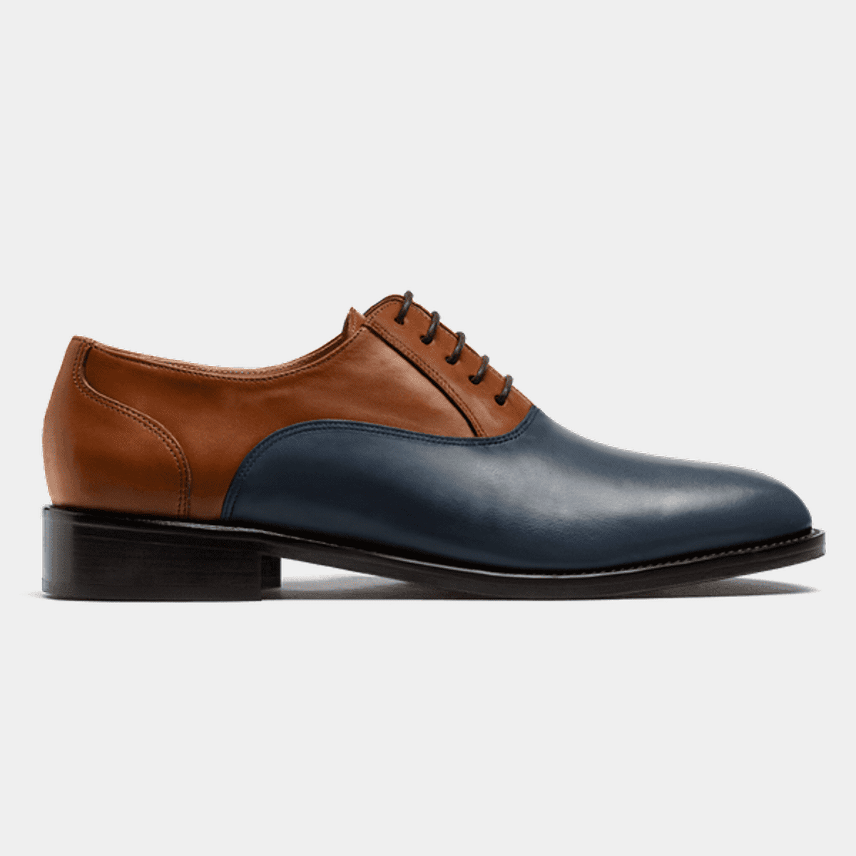 Oxfords bicolor en piel azul y marrón