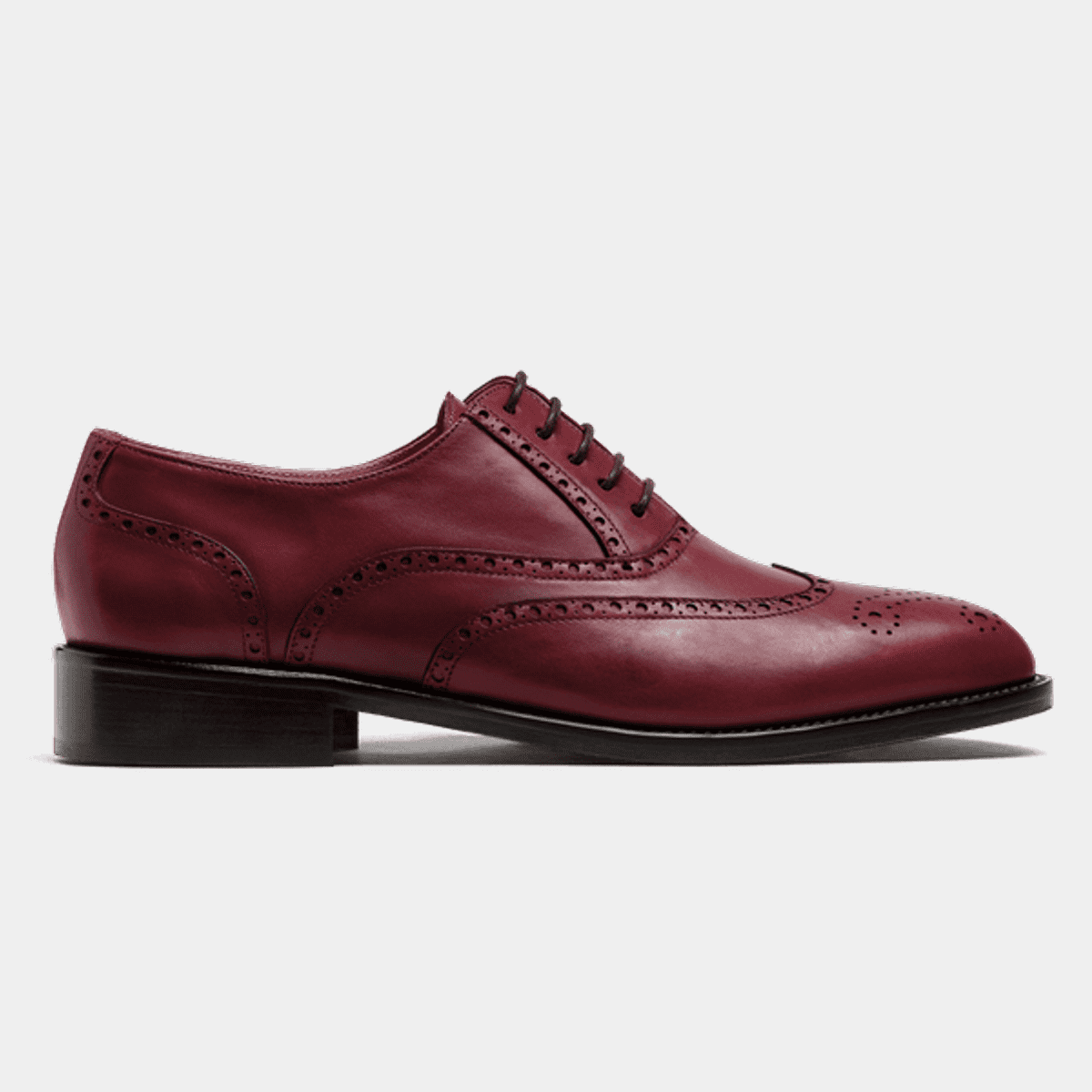 Full brogue shoes in burgundy leather