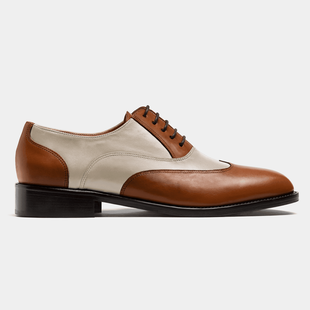 Two-tone shoes in white & brown leather