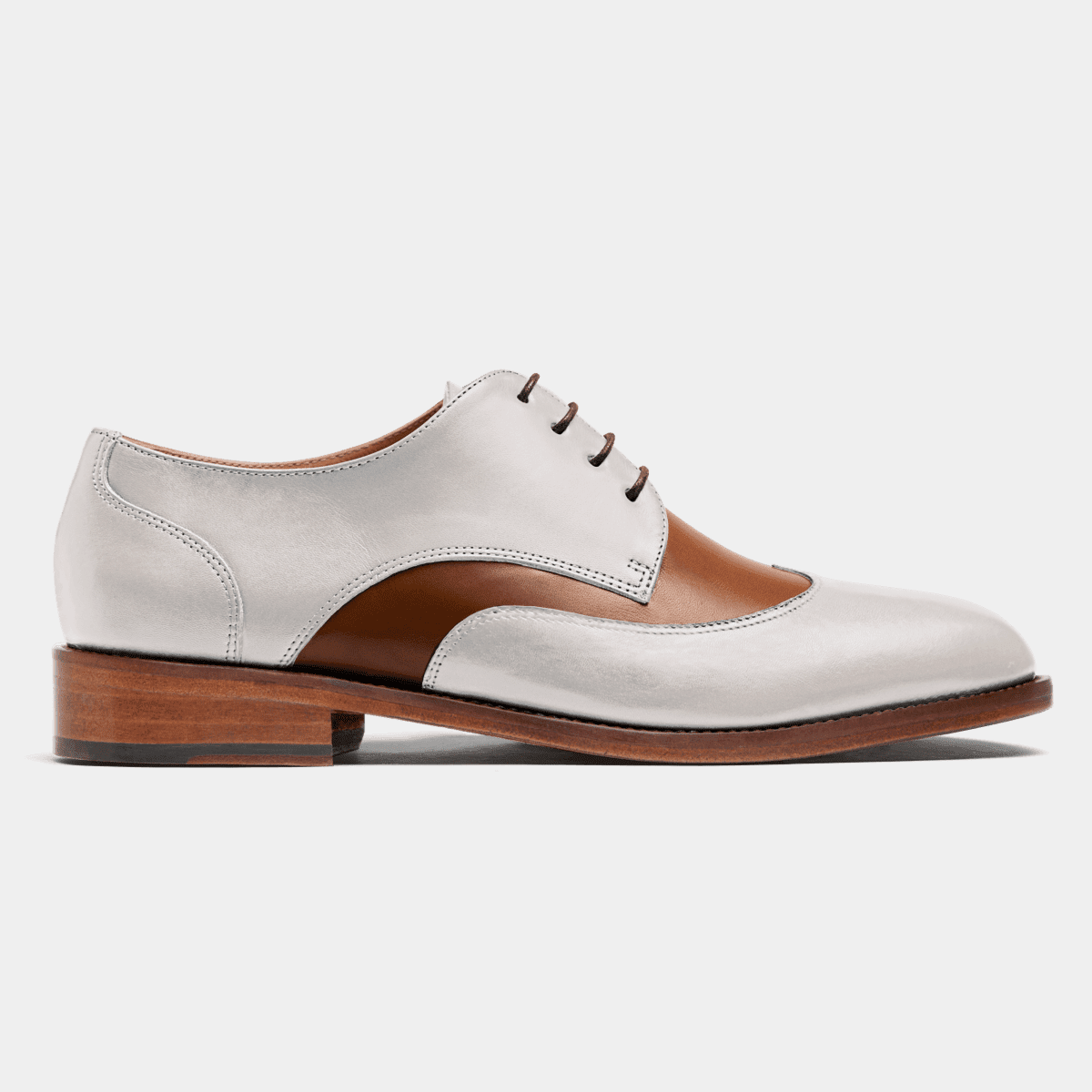 Wingtip Derby shoes in brown & white leather