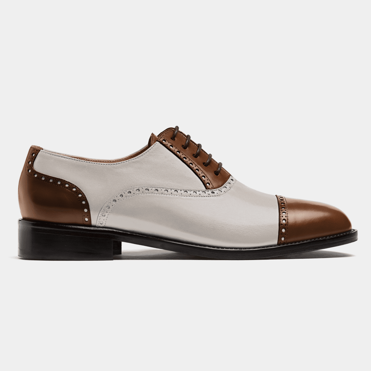 Two-toned shoes in white & brown leather