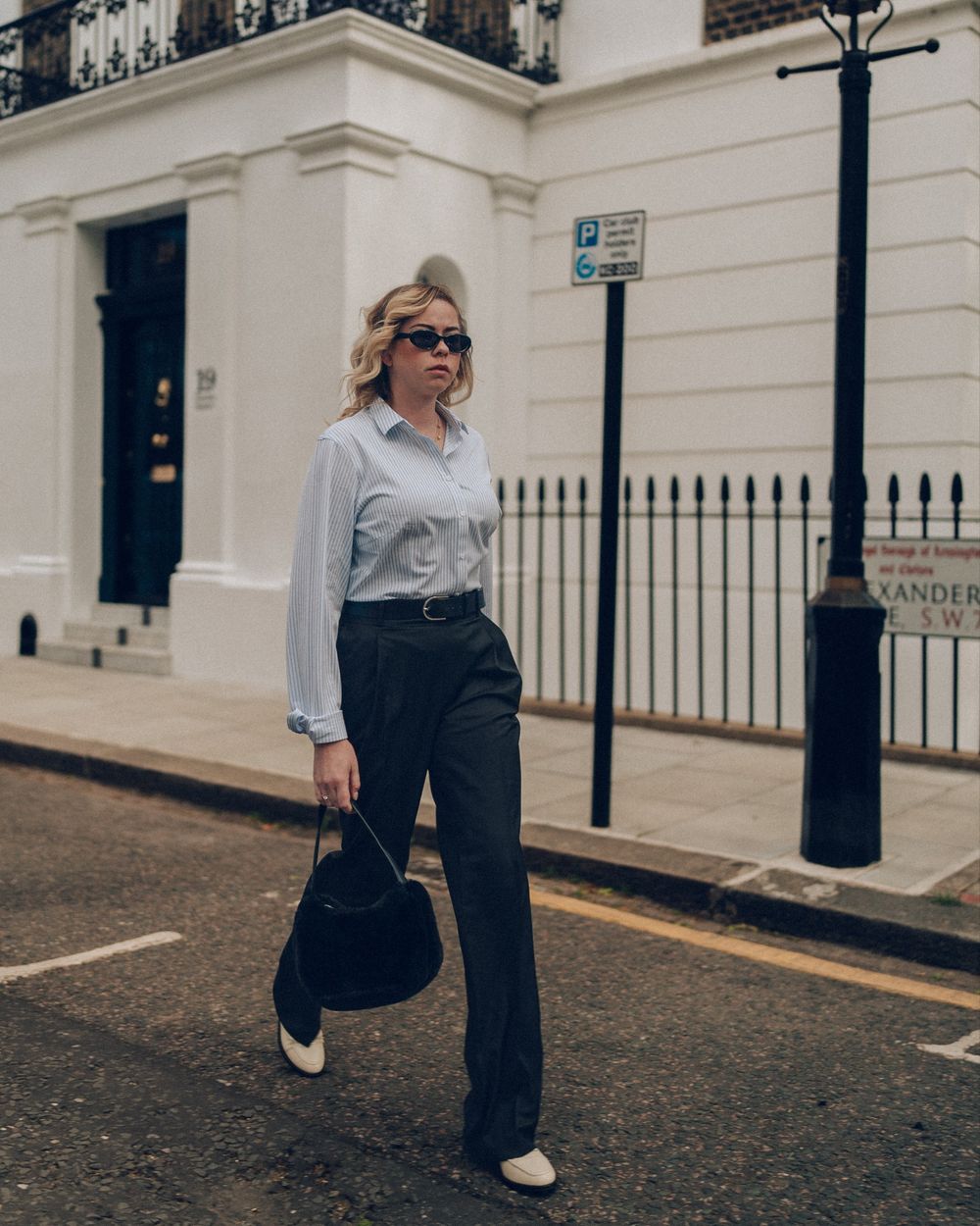 Schuhe, die du zu weiten Hosen passen: Entdecke die angesagtesten ...