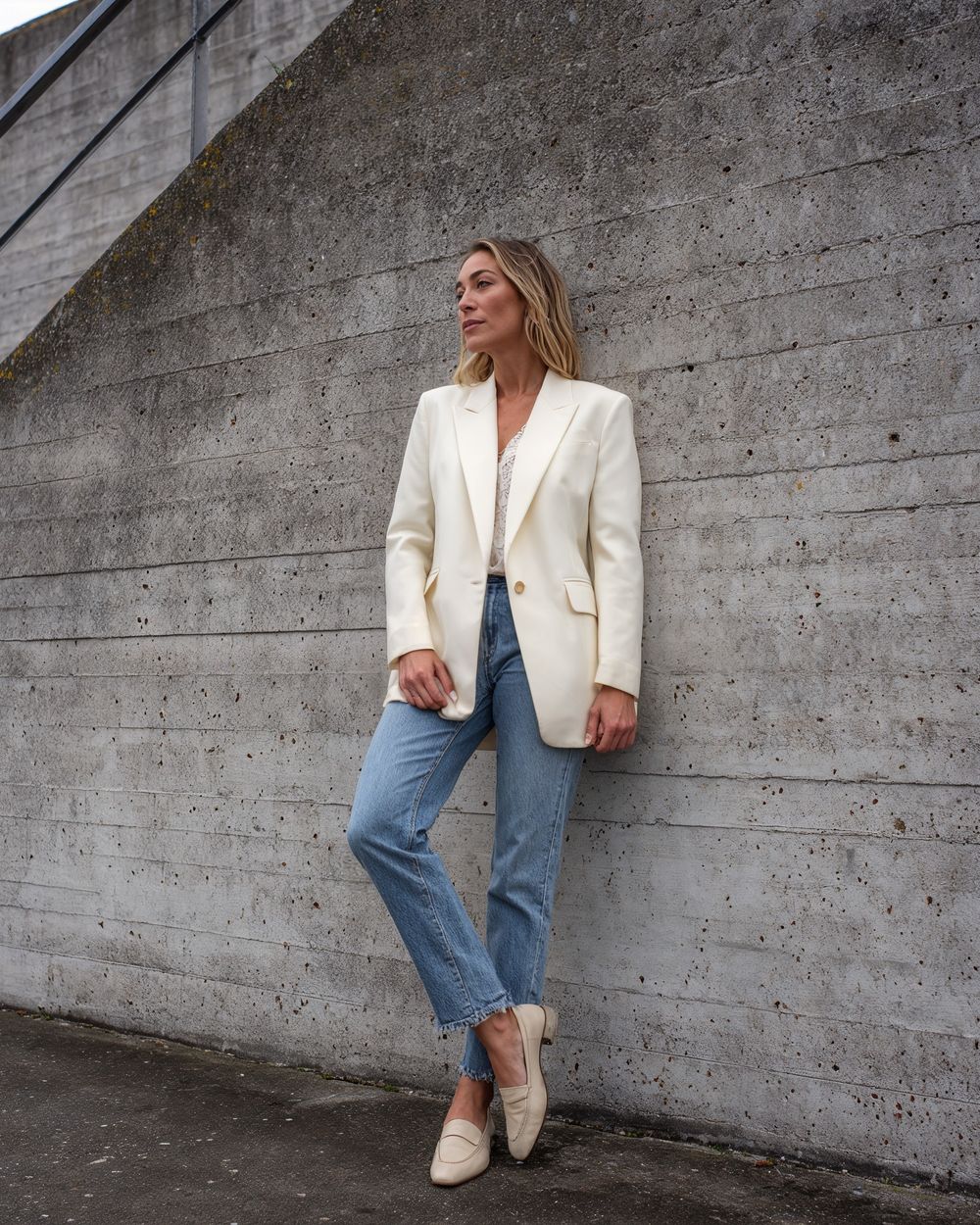 Ivory year-round Blazer with peak lapels | Sumissura
