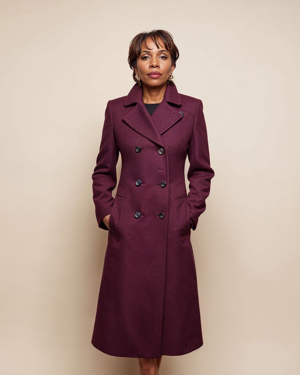 Abrigo de Lana Gris Carbón Cruzado con Pantalones Negros | Sumissura