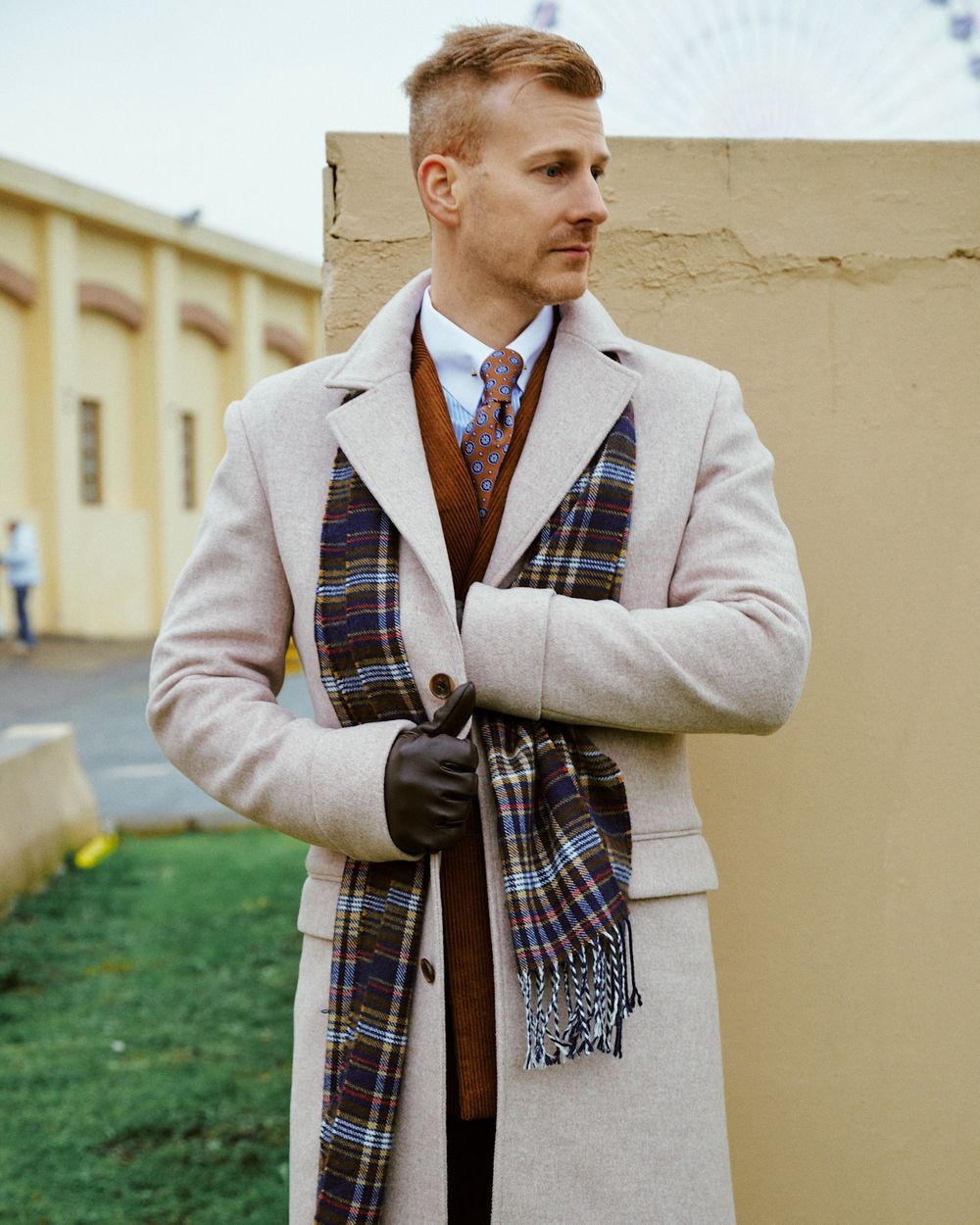 Traje Clásico de Pana Marrón con Camisa Azul | Hockerty