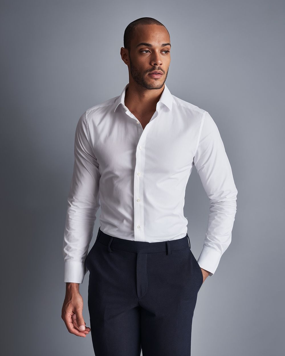 Camisa Blanca con Pantalones Azul Marino | Hockerty