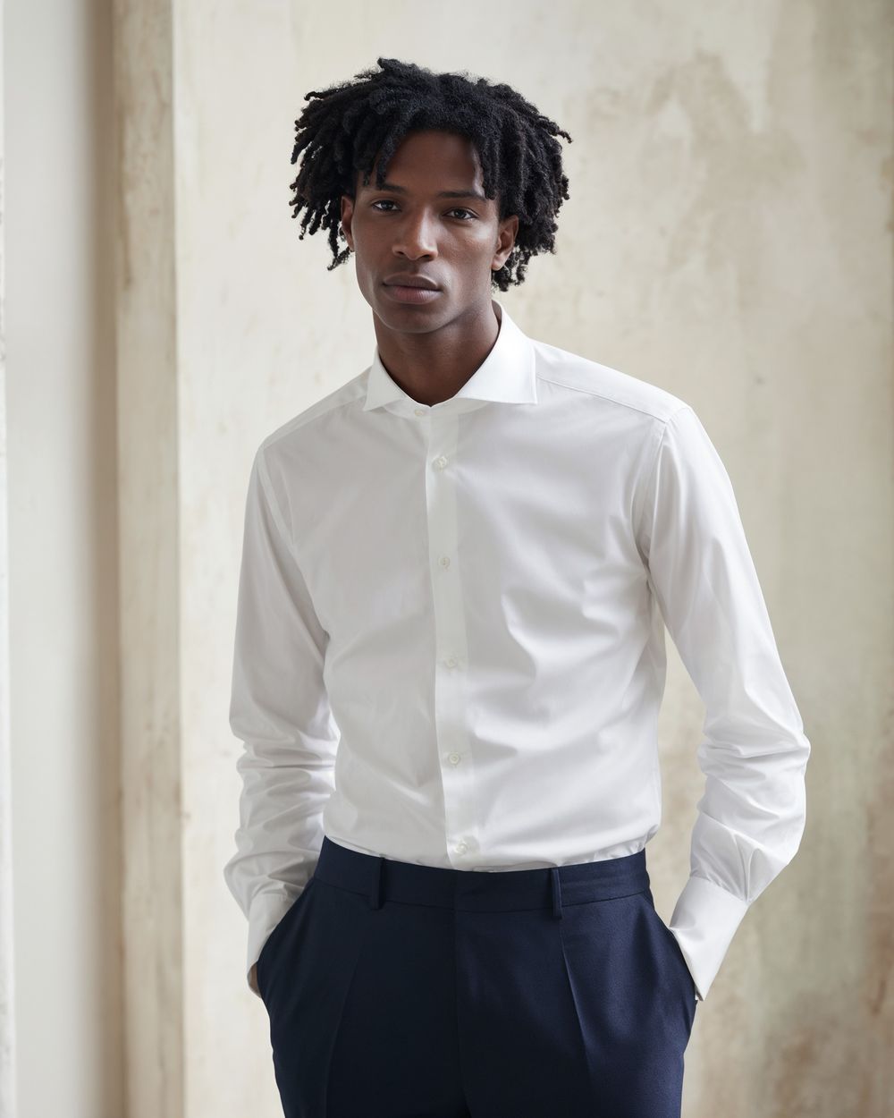 Traje Azul Marino con Camisa Blanca de Cuello Abierto | Hockerty