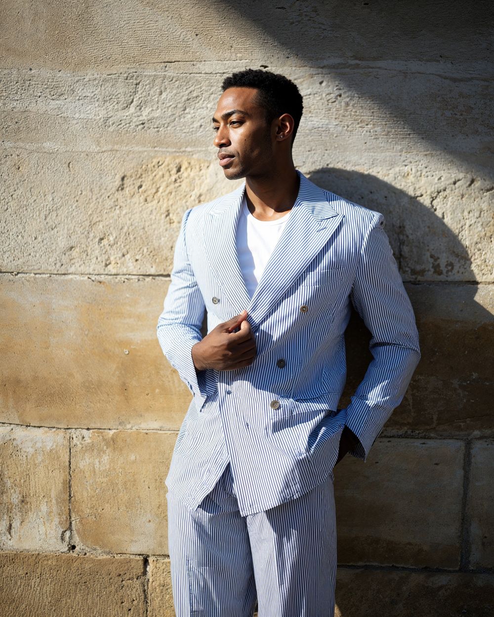 Traje Seersucker Azul Claro con Camiseta Blanca | Hockerty