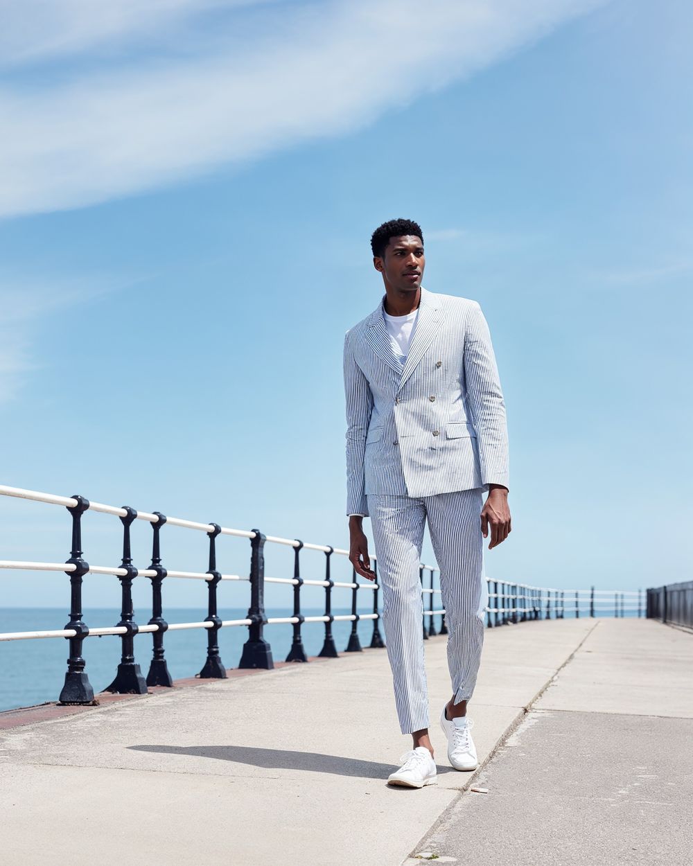 Traje Azul a Rayas Cruzado con Camiseta | Hockerty