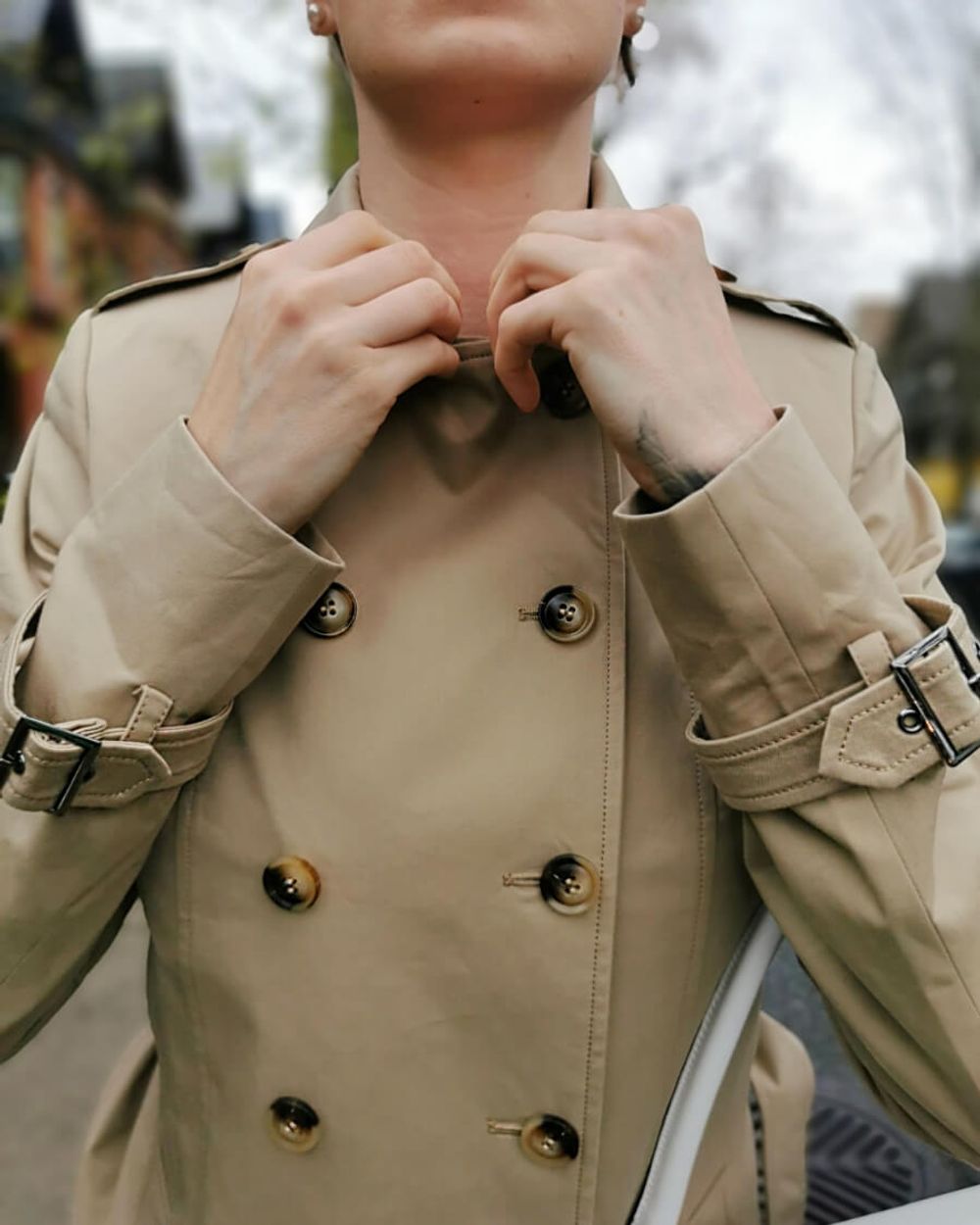 Women Trench Coat Style Guide: How to Wear a Trench Coat