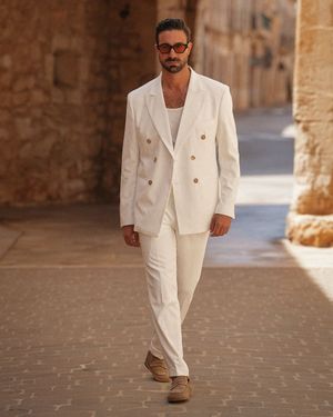 Hockerty: Custom clothing to Dress the Real You