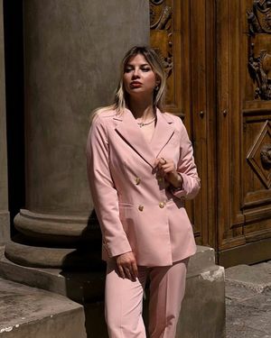 Women's Pink Suits Online - Sumissura