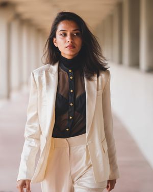 Custom Tailored Women's Suits - Sumissura