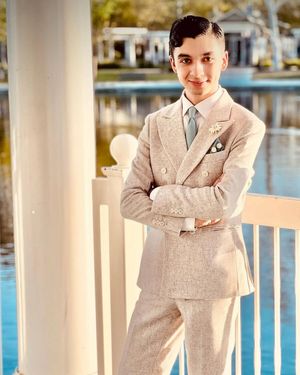 What to Wear to Prom: The Ultimate Guide for Men - Hockerty